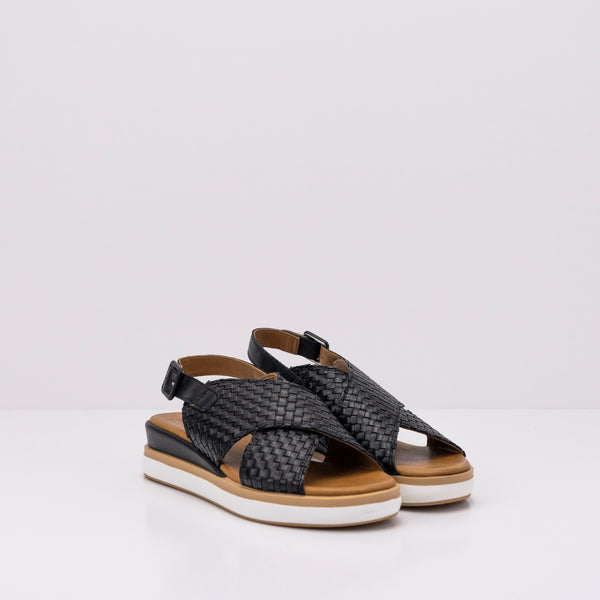 Inuovo sandals in Moksin shop online.
