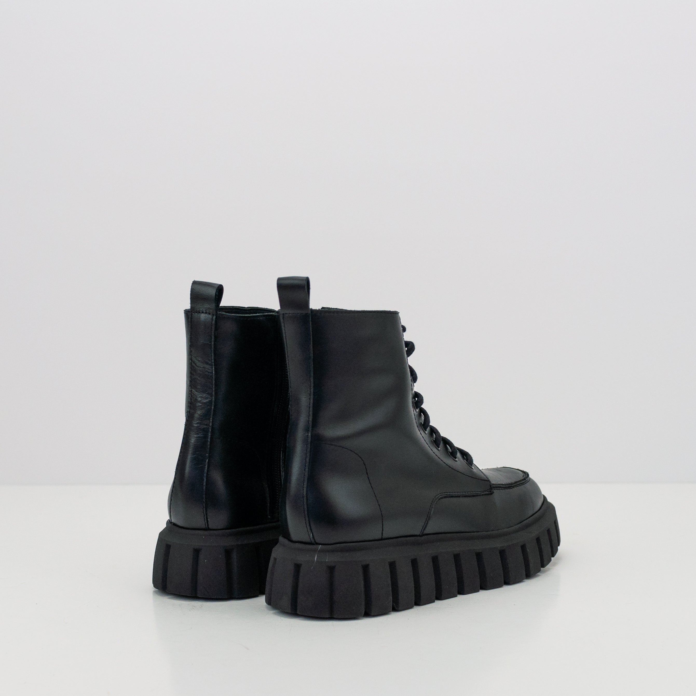 SEIALE MIÑATO BOTINES CORDON | MOKSIN – Moksin