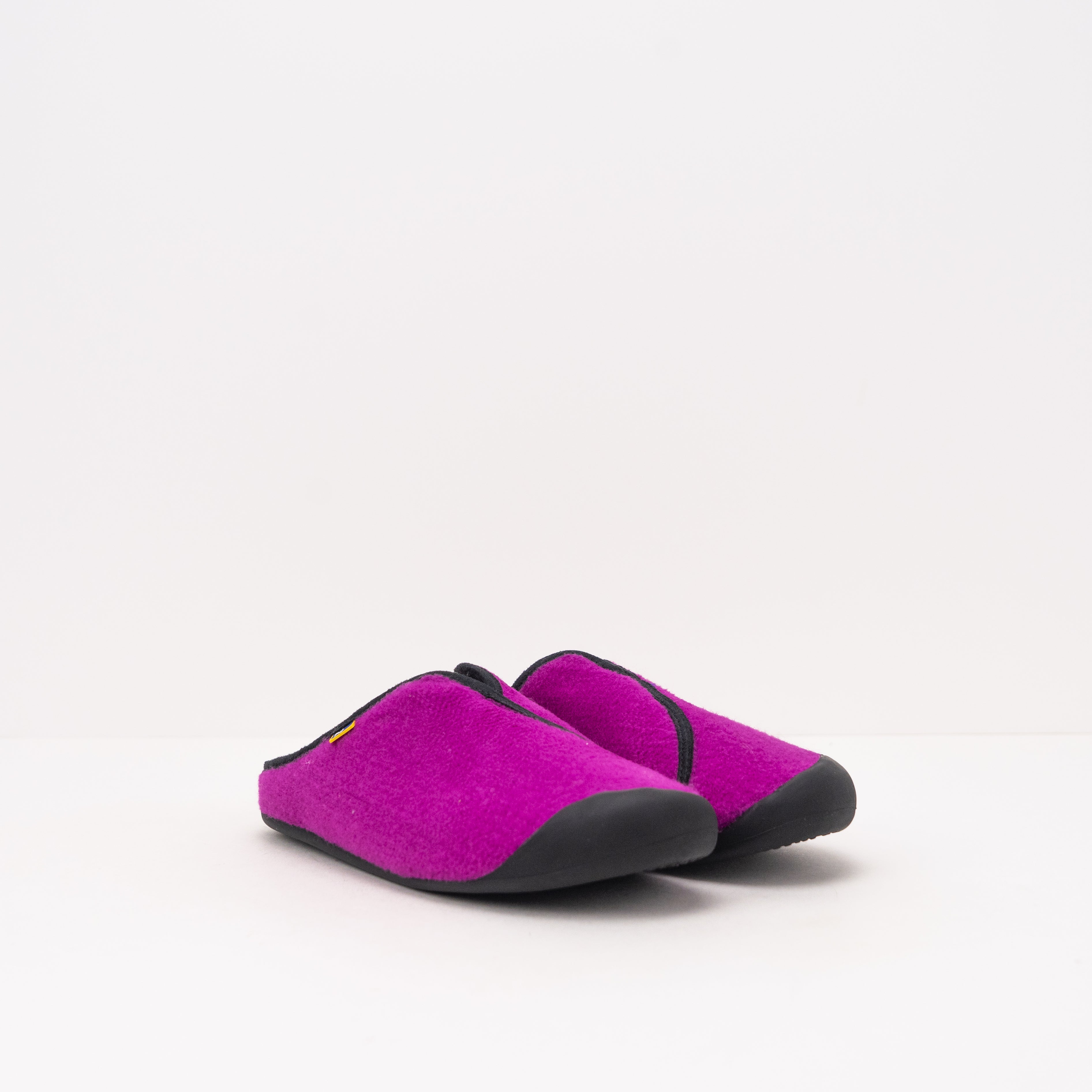 NORDIKAS ZAPATILLAS DE CASA 1320 EN COLOR FUCSIA| MOSKIN – Moksin