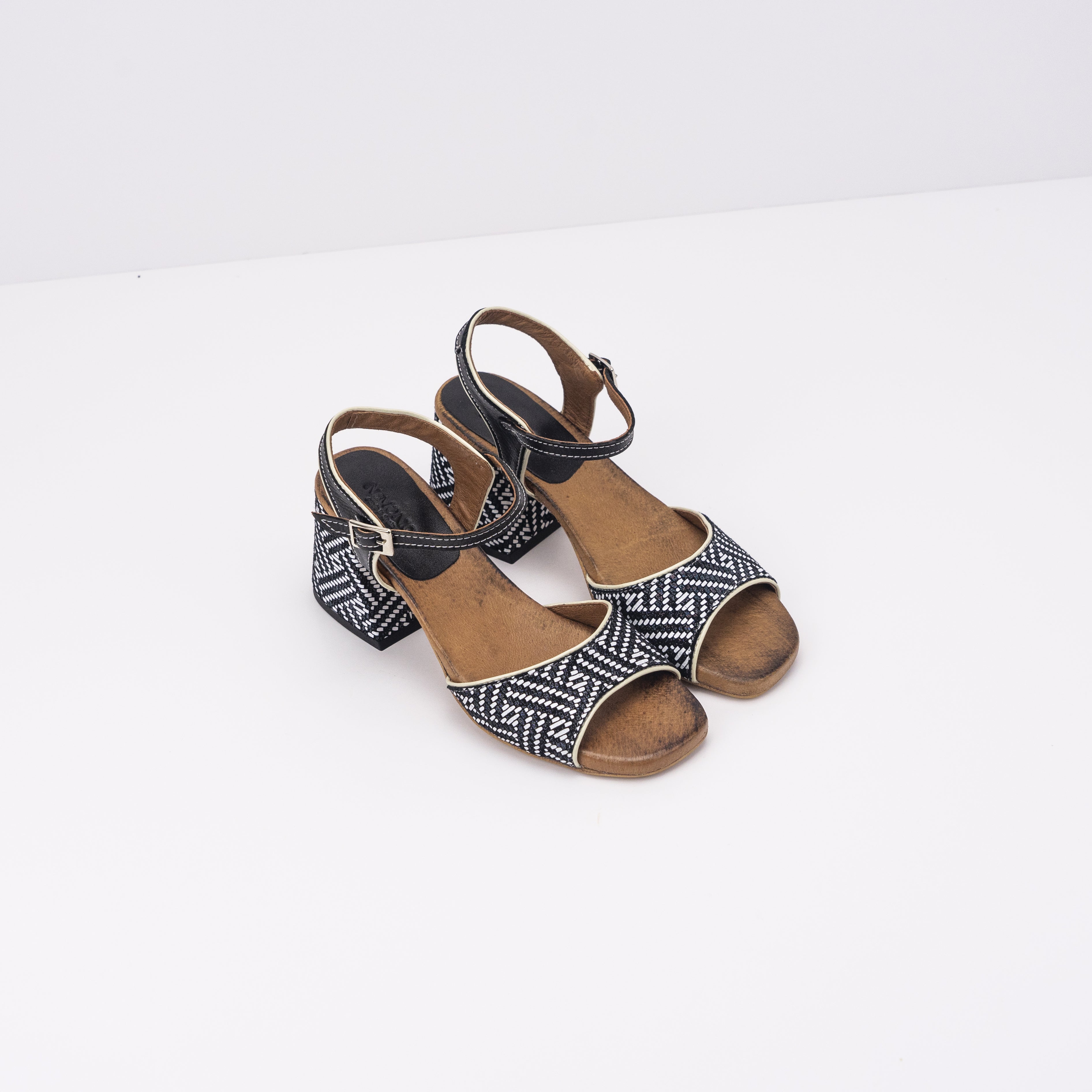 NEMONIC SANDALS 2119 EMMA BLACK | MOKSIN – Moksin